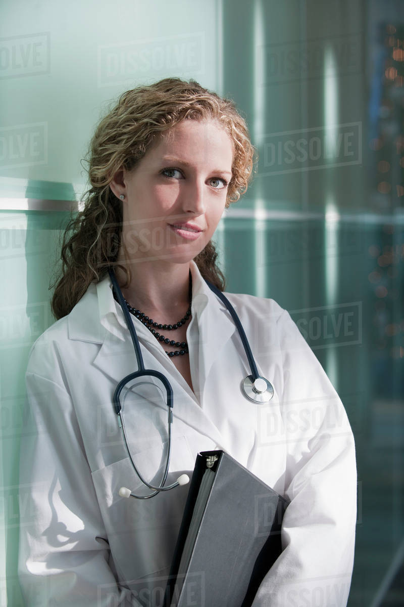 USA, Virginia, Virginia Beach, portrait of female doctor - Royalty-free ...