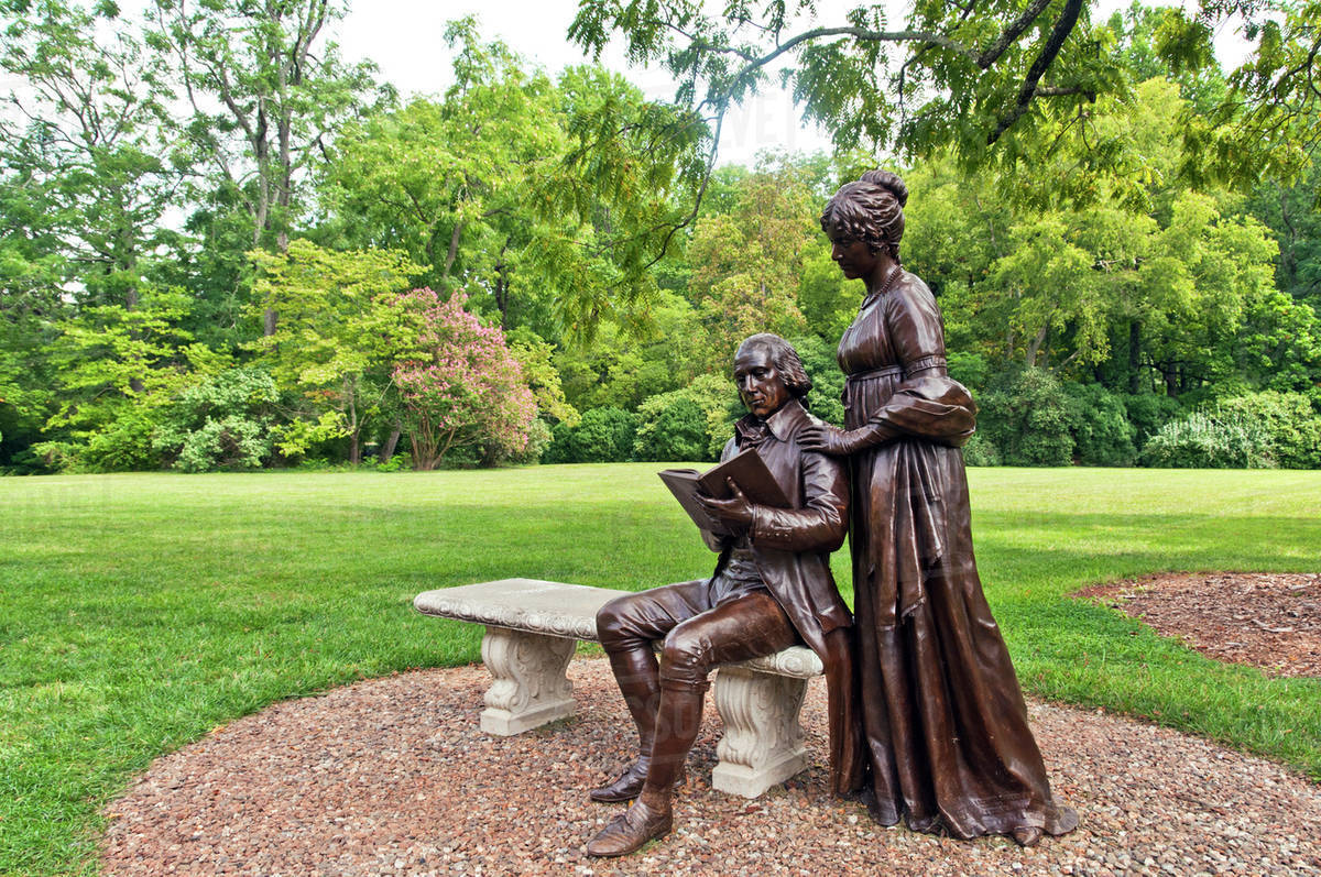 USA, Virginia, Orange, Montpelier, statues of Dolly and James Madison ...
