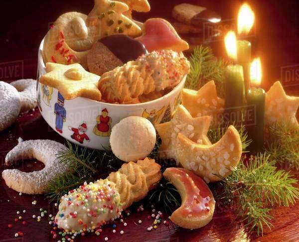 Dish of biscuits and Advent arrangement - Royalty-free Stock Photo ...