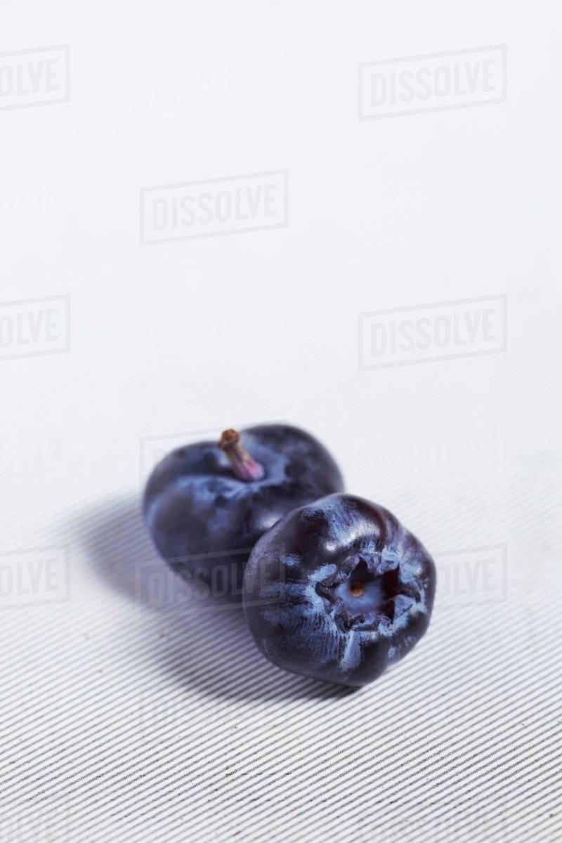 Two blueberries (close-up) - Royalty-free Stock Photo | Dissolve