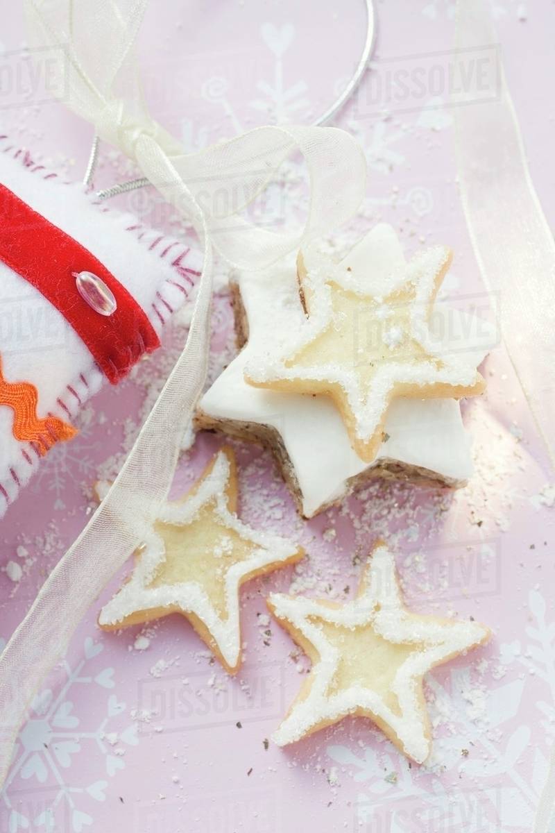 Assorted star biscuits for Christmas - Stock Photo - Dissolve
