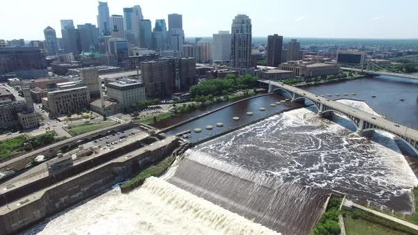 Wide shot of Minneapolis over the Mississippi river MN, USA - 4K ...