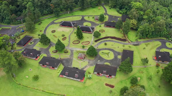 Luxury golf club in tropical mountains on the island of Bali, Bedugul ...