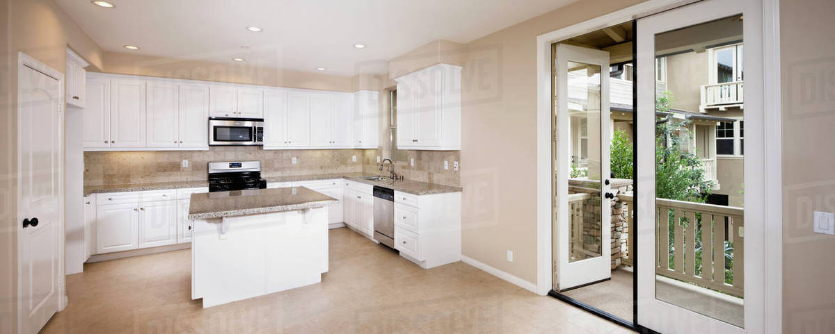 Empty house with kitchen at Ontario - Royalty-free Stock Photo | Dissolve