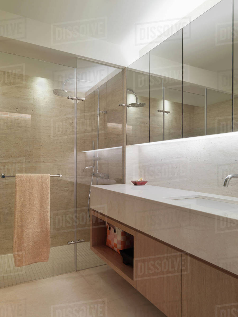 Clean modern bathroom - Royalty-free Stock Photo | Dissolve