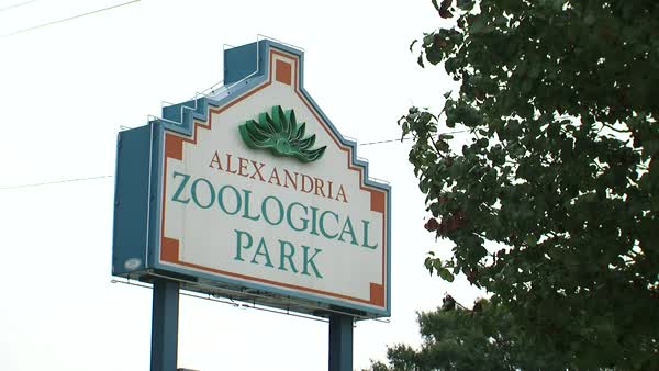 The entrance sign for the Alexandria Zoological Park in Louisiana. - HD ...