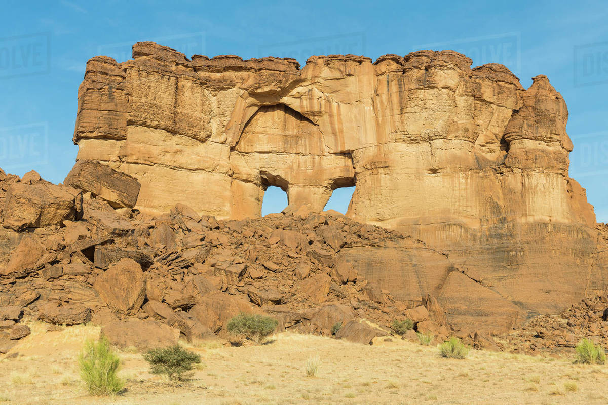 The window rock arch on the Ennedi Plateau, UNESCO World Heritage Site ...