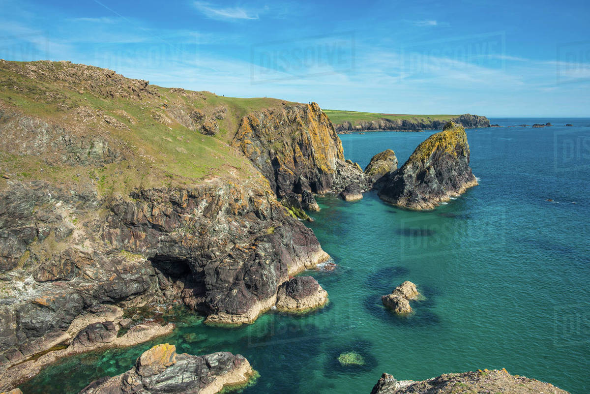 Rocky coastal scenery at Kynance Cove on the Lizard Peninsula in ...