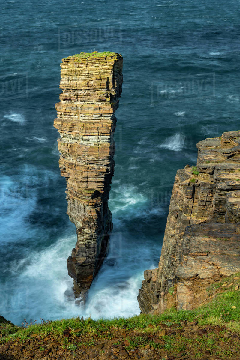 North Gaulton Castle sea stack on the wild west coast of Orkney ...