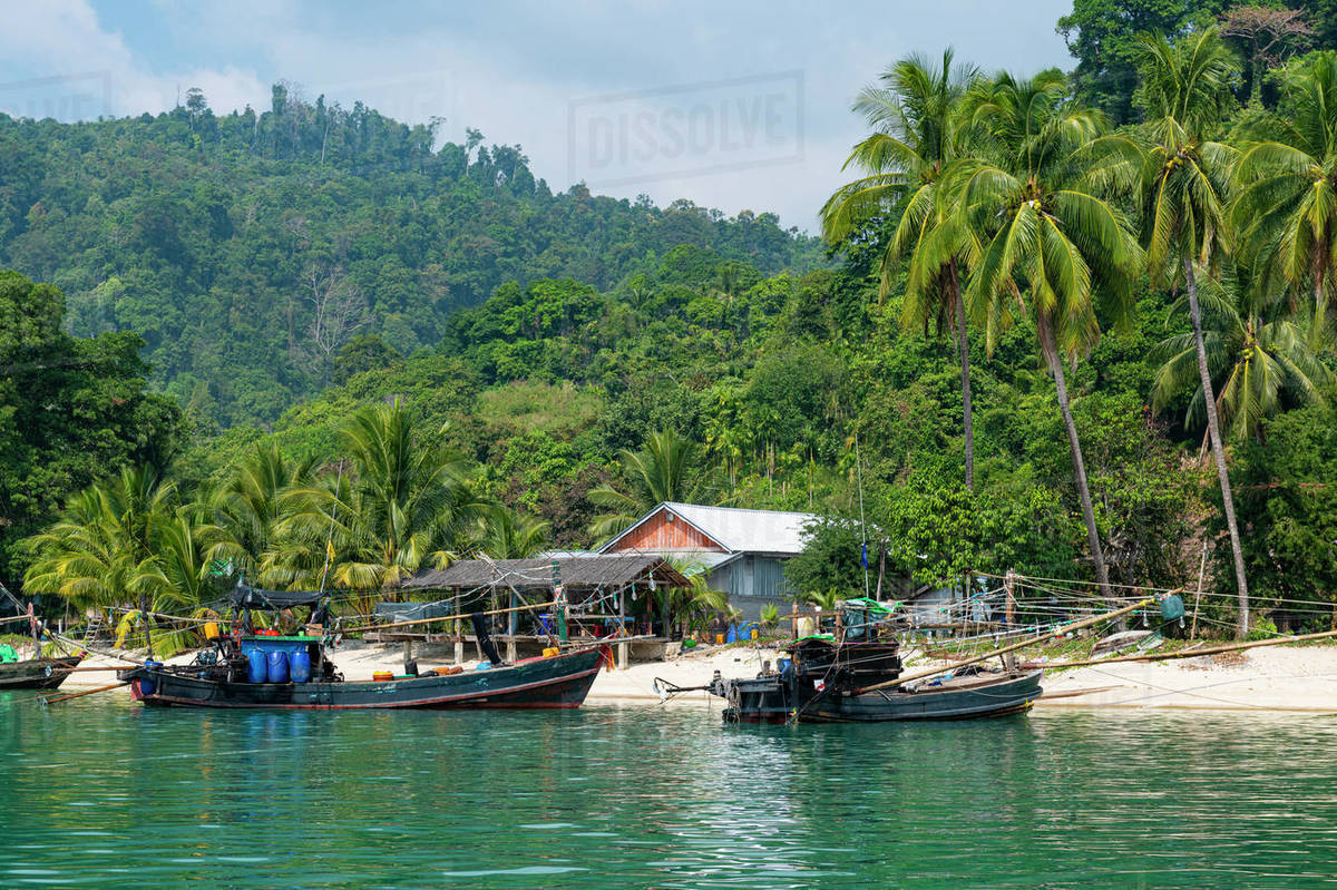 Moken, sea gypsy village on a white sand beach on Dome Island, Mergui ...
