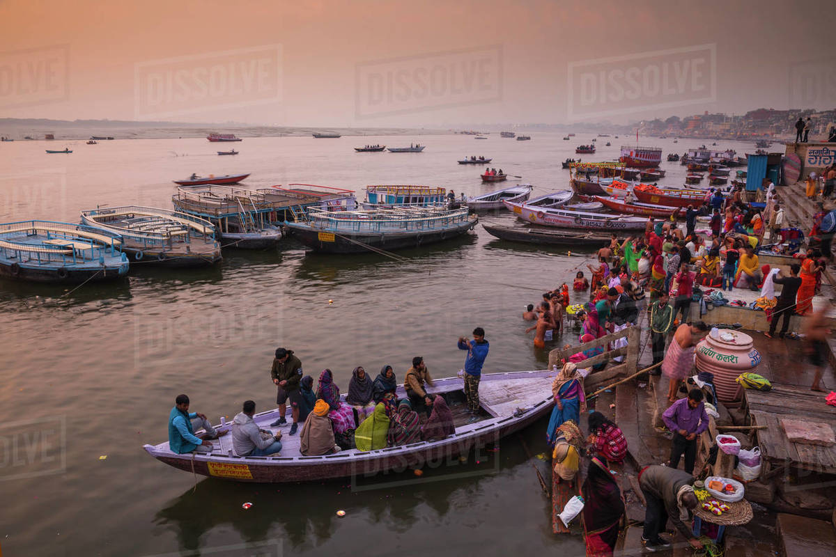Dashashwamedh Ghat, the main ghat on the Ganges River, Varanasi, Uttar ...