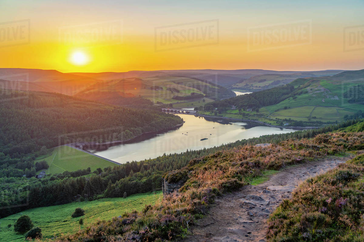 View of Ladybower Reservoir from Bamford Edge at sunset, Bamford, Peak ...