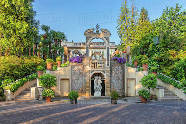 Garden of Grand Hotel Des Iles Borromees, Stresa, Lago Maggiore ...