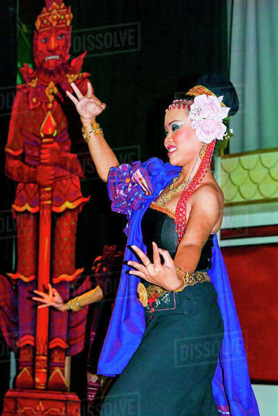 Dancers in traditional Thai classical dance costume, Phuket, Thailand ...