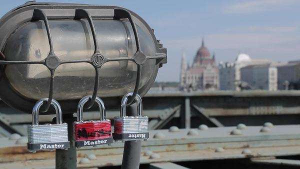 Chain Bridge Szechenyi Lamchid & Lover's Locks, Budapest, Hungary ...