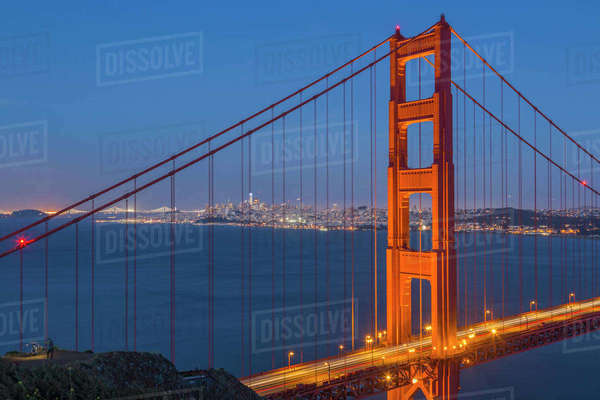 View of Golden Gate Bridge from Golden Gate Bridge Vista Point at dusk ...