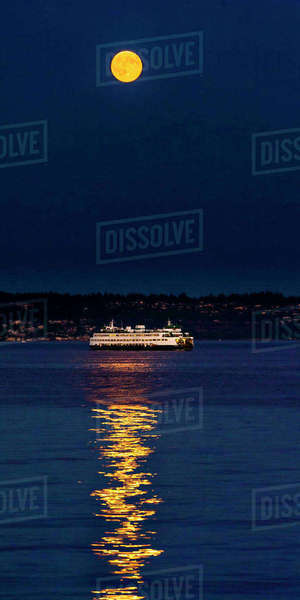 USA, Washington State, Kingston. The super moon illuminates the ...