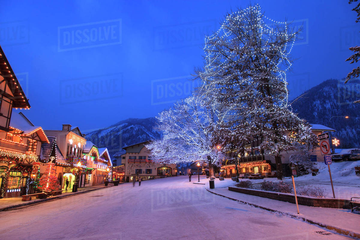 Christmas Lighting Festival, Leavenworth, Bavarian Alpine Village ...