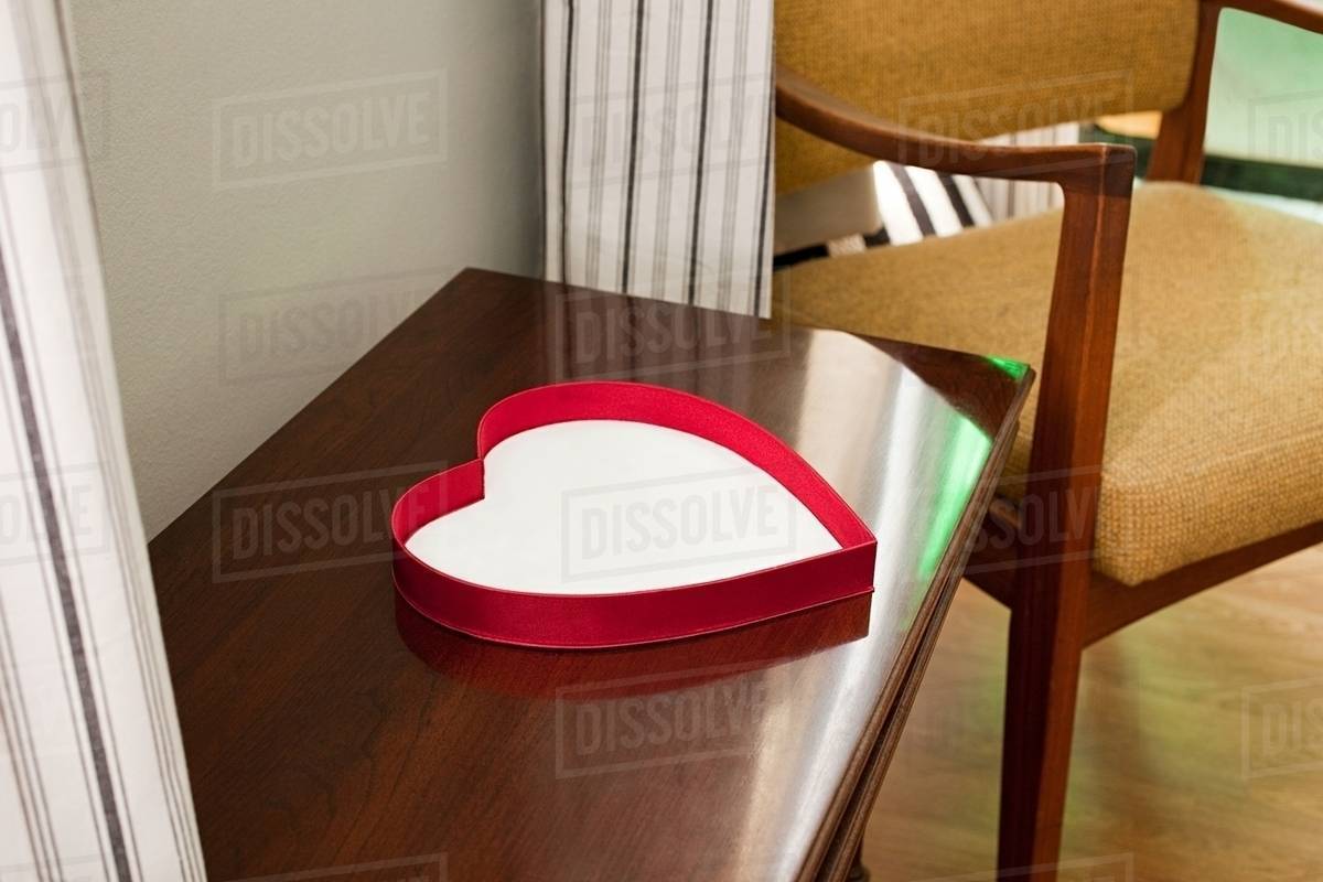 Empty heart shaped box - Royalty-free Stock Photo | Dissolve