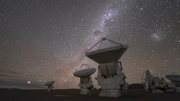 ALMA radio telescopes. Time-lapse footage of the Milky Way over the ...