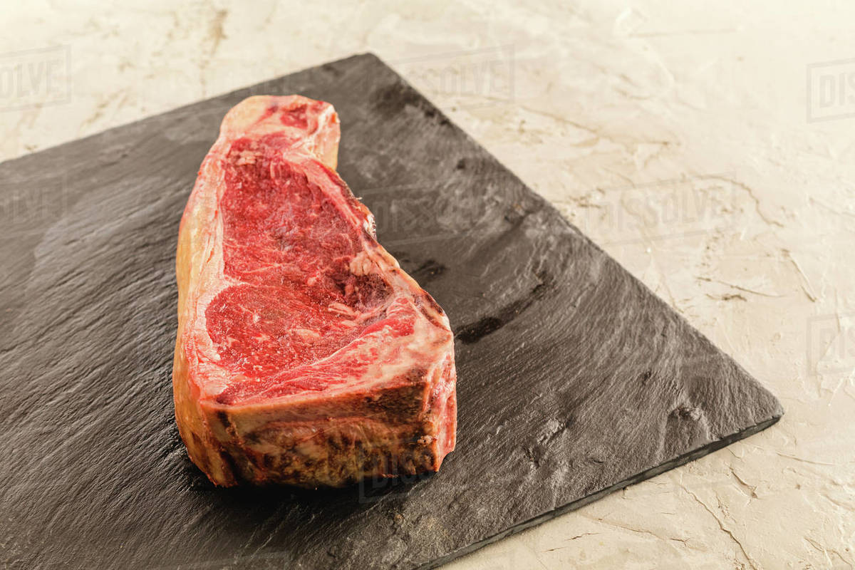 Ready-to-cook raw aged beef. Chuleton rubia gallega - Royalty-free ...