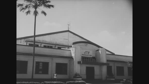 Generals Isaac Davis White and Thomas Samuel Moorman Jr. talk to ...