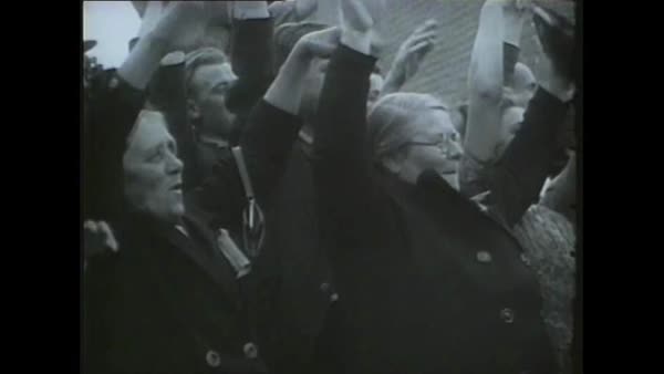 American paratroopers parachute into Holland during World War Two. - HD ...