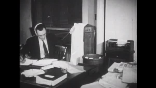 The different types of journalism jobs for a newspapers in the 1940s ...