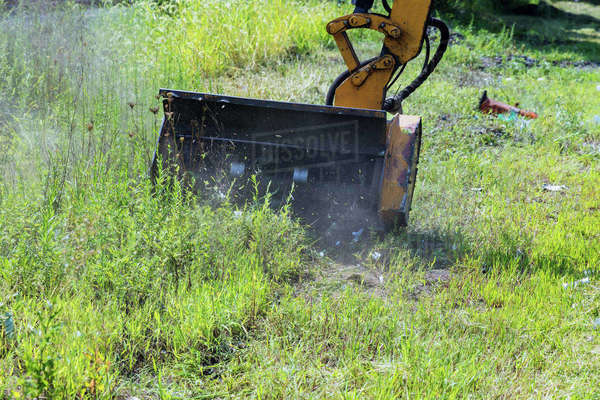 Wheeled tractor lawn mower with a external detachable mounted mower ...