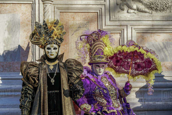 Venice, Italy Carnival mask and costume poses in Campo San Zaccaria ...