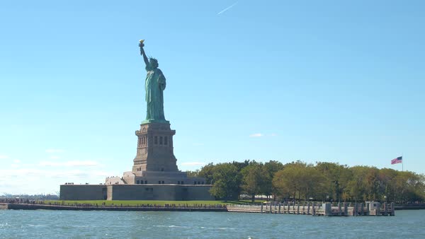 CLOSE UP: Iconic Lady Liberty - the Statue of Liberty National Monument ...