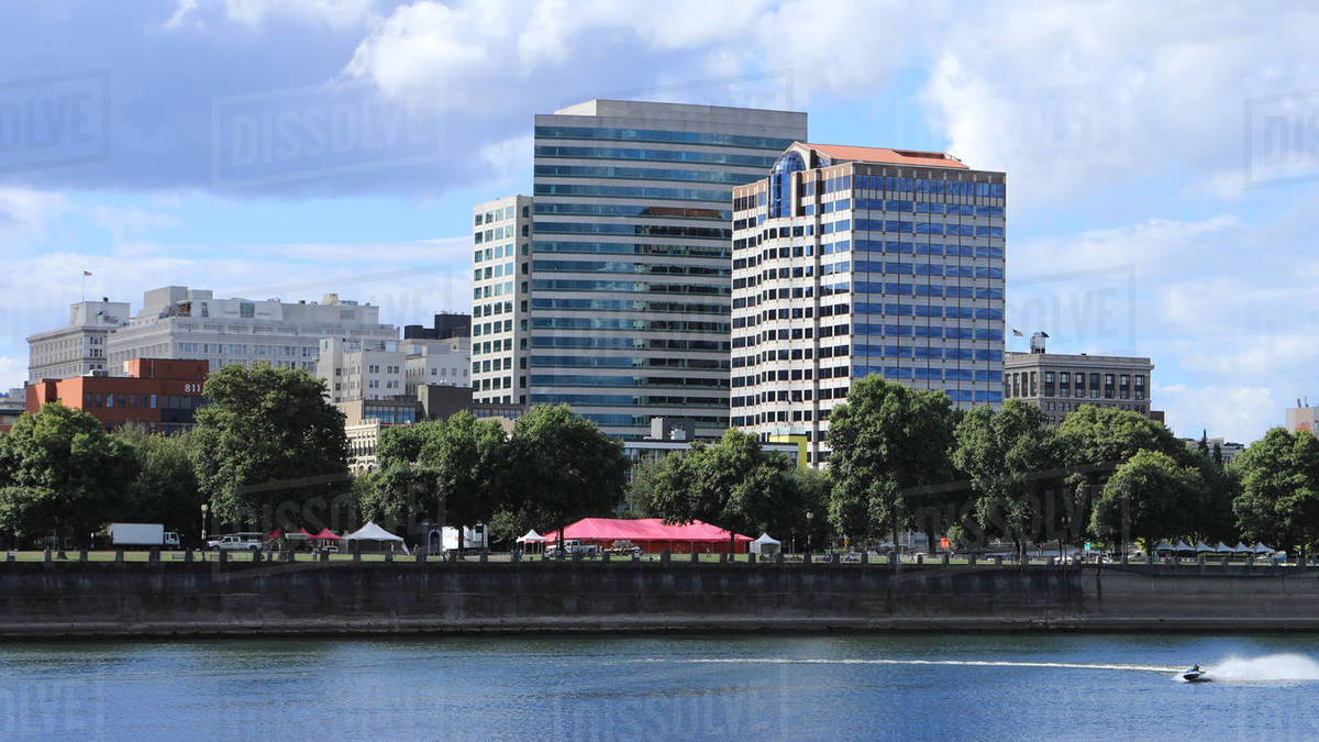 The Portland, Oregon city center on a fine sunny day - Royalty-free ...