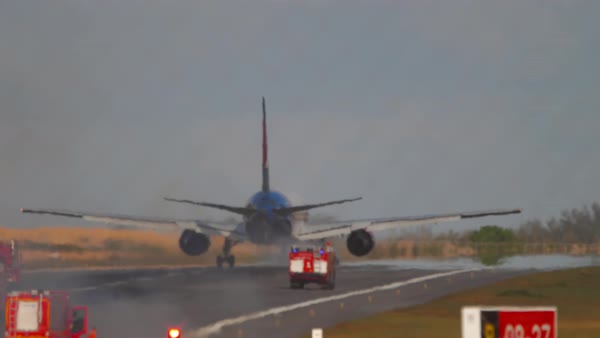 PHUKET, THAILAND - Boeing 767 of Azur Air burning engine, emergency ...