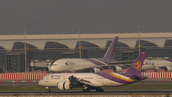 BANGKOK, THAILAND - Boeing 787 Dreamliner, HS-TQF of Thai Airways ...