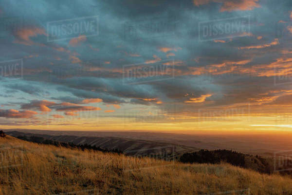 Beautiful sunset from the hills of the Umatilla National Forest in ...