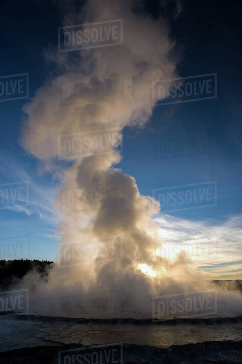Great Fountain Geyser in Lower Geyser Basin of Yellowstone National ...