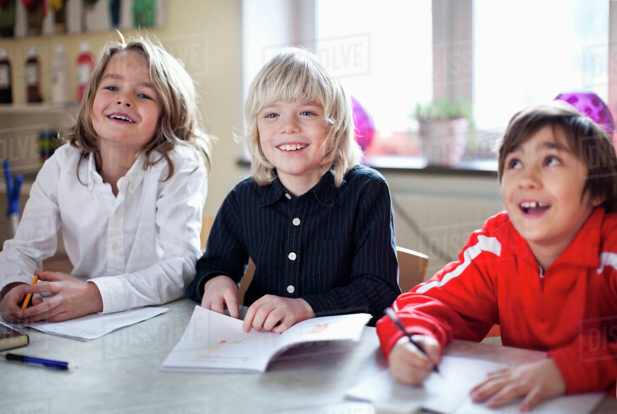 Portrait of smiling students in drawing class - Royalty-free Stock ...