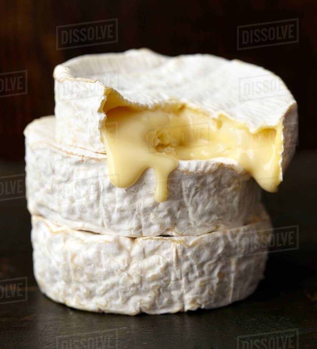Ripe soft cheese - Stock Photo - Dissolve