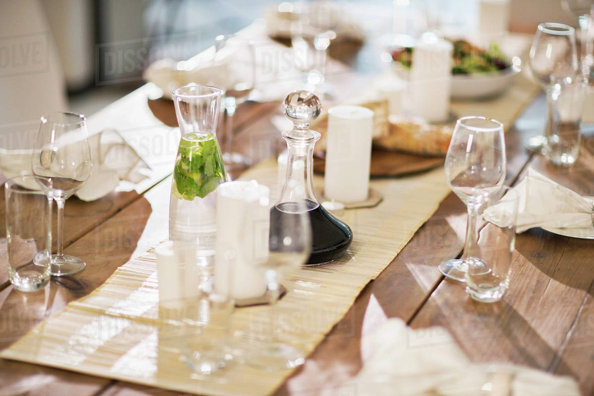 Set table at dinner party - Royalty-free Stock Photo | Dissolve