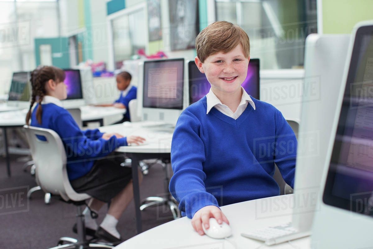Primary school children working with computers - Royalty-free Stock ...